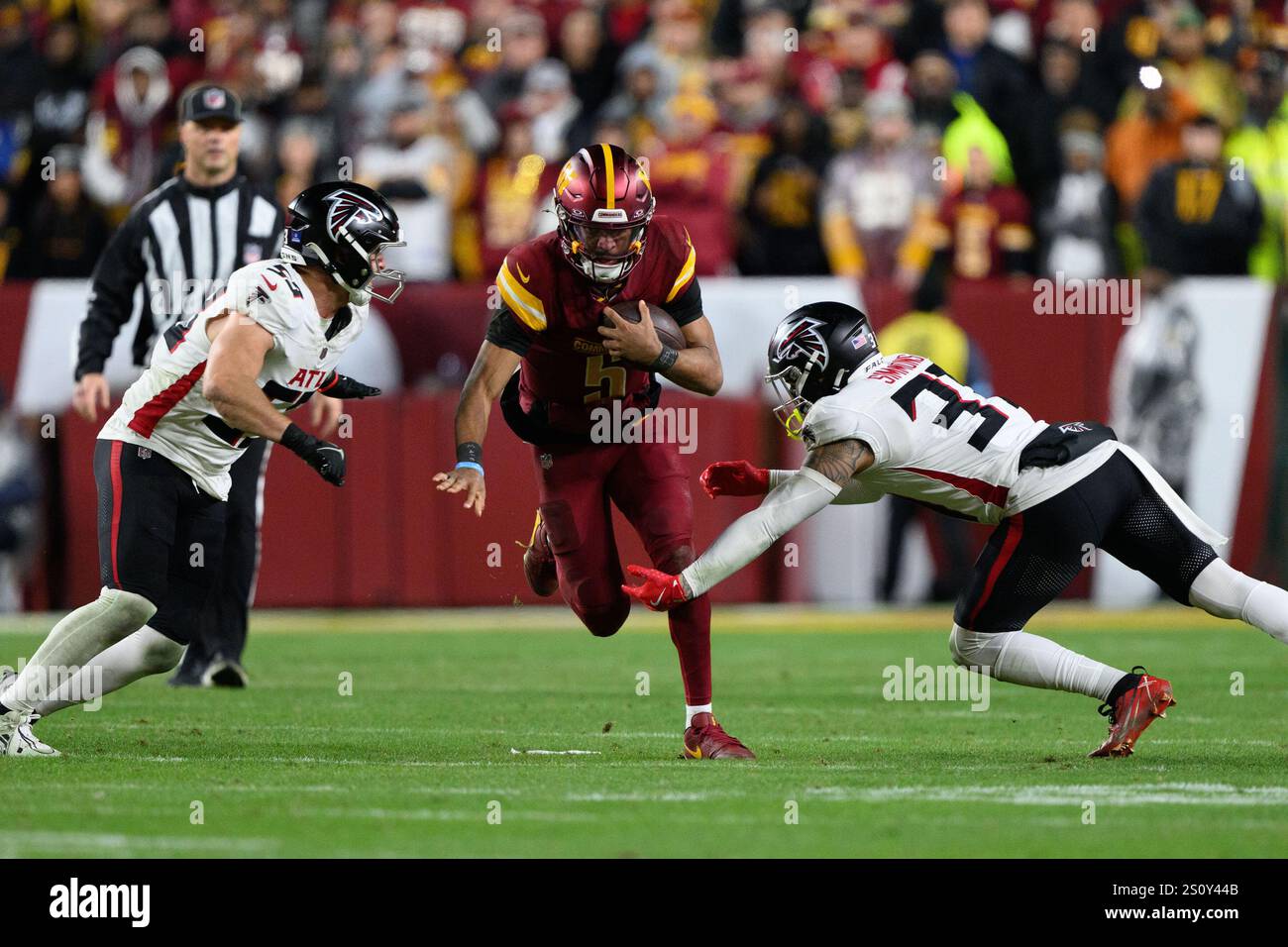 Landover, MD, USA. 29th Dec, 2024. Washington Commanders quarterback ...
