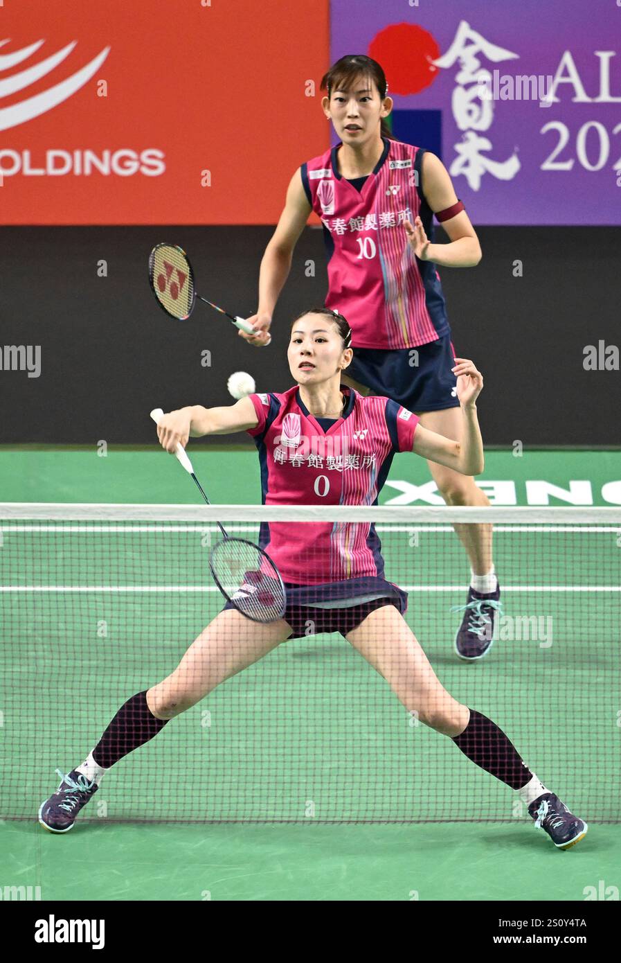 Chiharu SHIDA (front) and Nami MATSUYAMA compete during the women's ...
