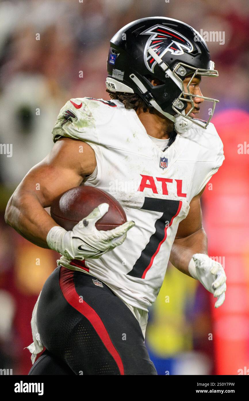 Landover, MD, USA. 29th Dec, 2024. Atlanta Falcons running back Bijan ...