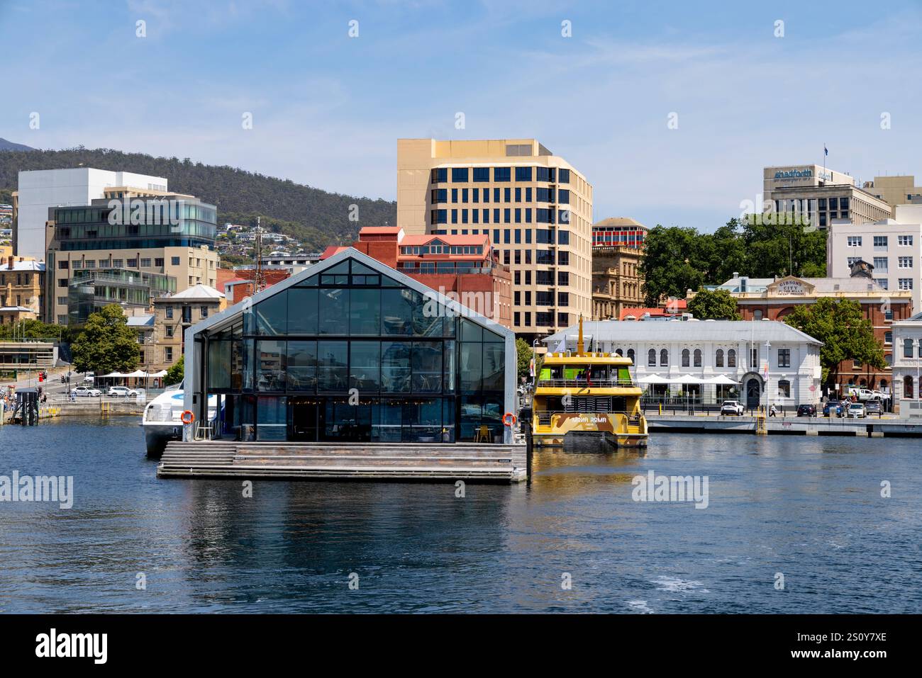 Hobart waterfront Tasmania, Hobart city centre with Brooke street pier ...