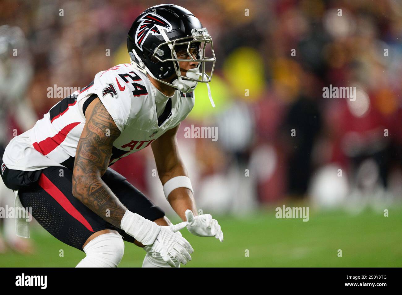Landover, MD, USA. 29th Dec, 2024. Atlanta Falcons cornerback A.J. Terrell (24) moves into ...