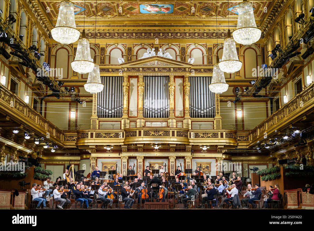 Overview of the Great Hall of the Musikverein on Saturday, December 28 ...