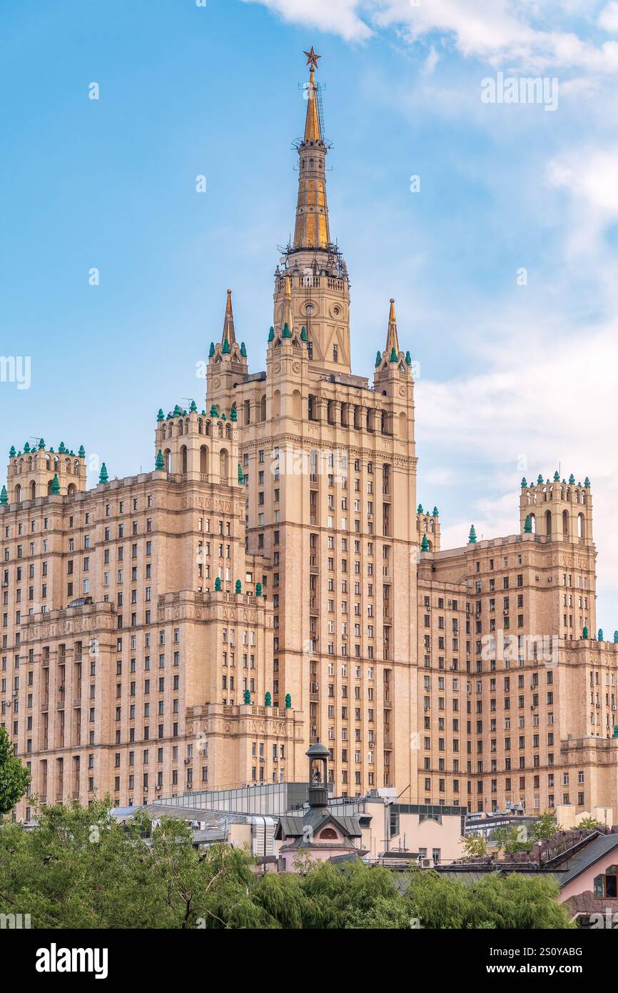 The view on the residential Stalinist high-rise building on Kudrinskaya ...