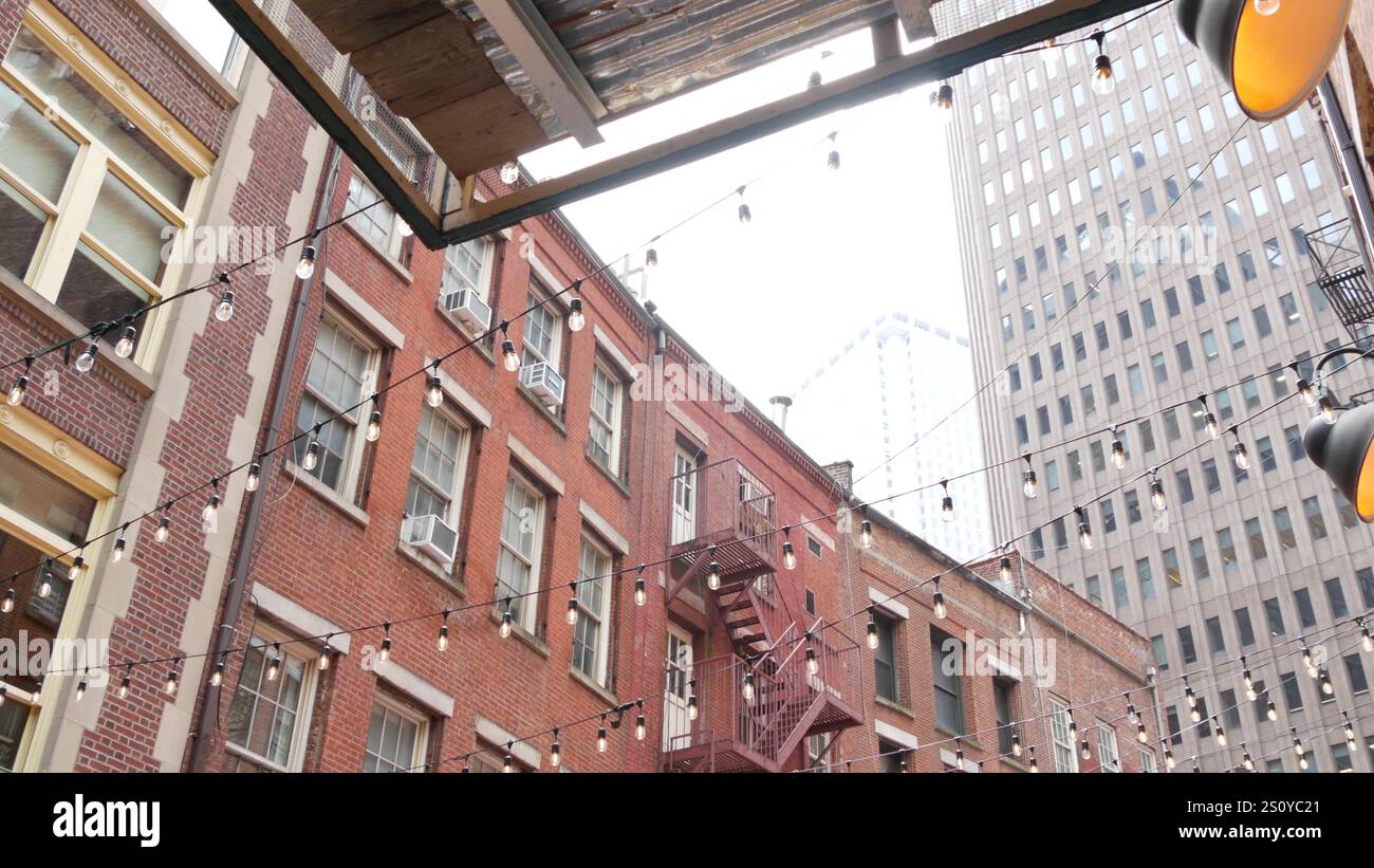 New York City classic building architecture. Residential house exterior ...