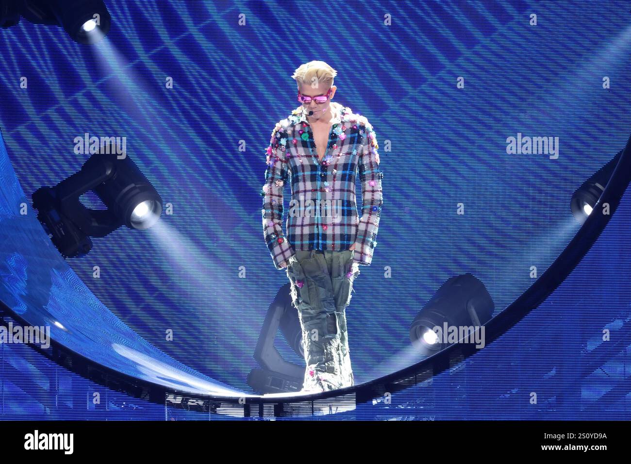 Hong Kong singer, dancer and actor Aaron Kwok holds a concert in Taipei ...