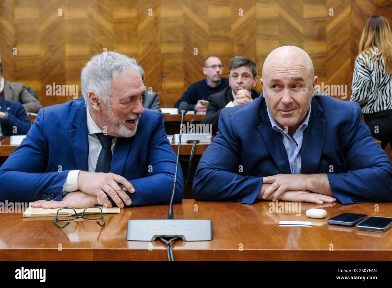 Rapporti di sviluppo hi-res stock photography and images - Alamy