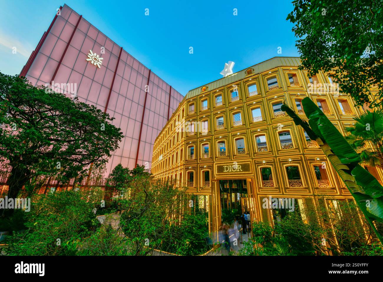 BANGKOK THAILAND - DEC 19, 2024 :The first "DIOR Pop-Up Store" in ...