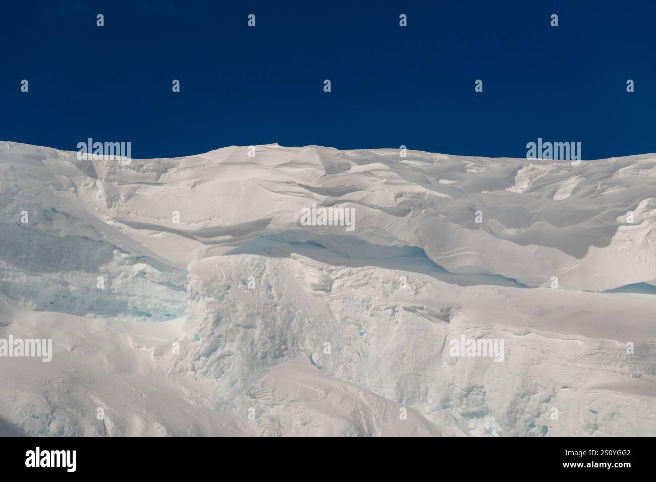 Endless snow. Snow in Antarctica. Winter snow background. Textur Stock ...