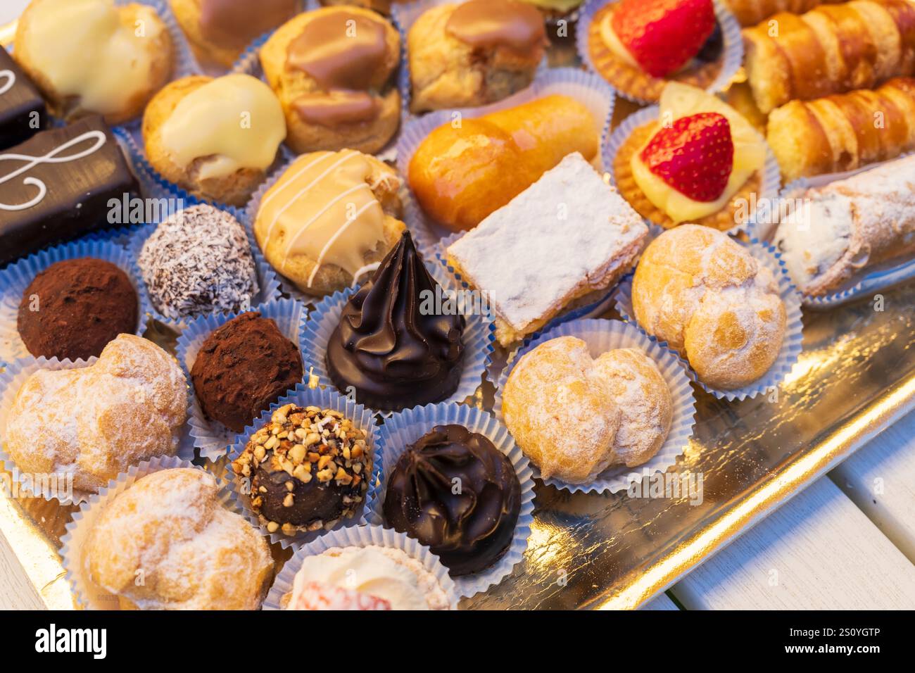 Traditional Italian pastries mix in a tray Stock Photo - Alamy