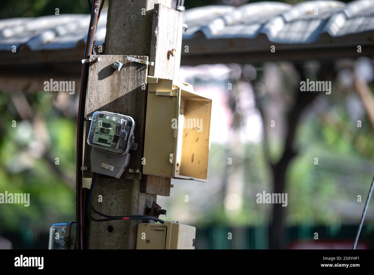 Electric meter Made to Measure Amount Stock Photo - Alamy