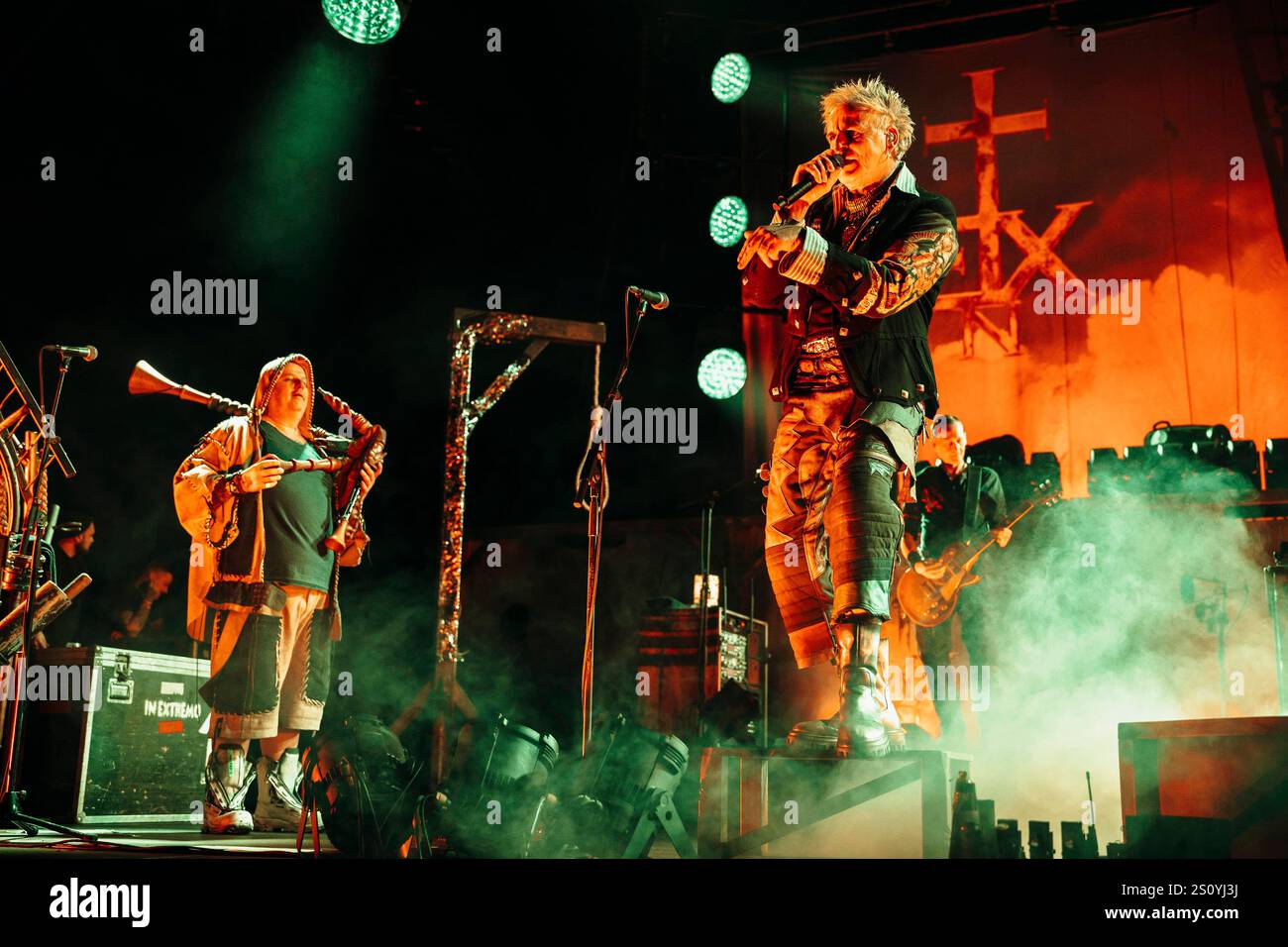In Extremo live bei einem Konzert der Wolkenschieber -Tour in der ...