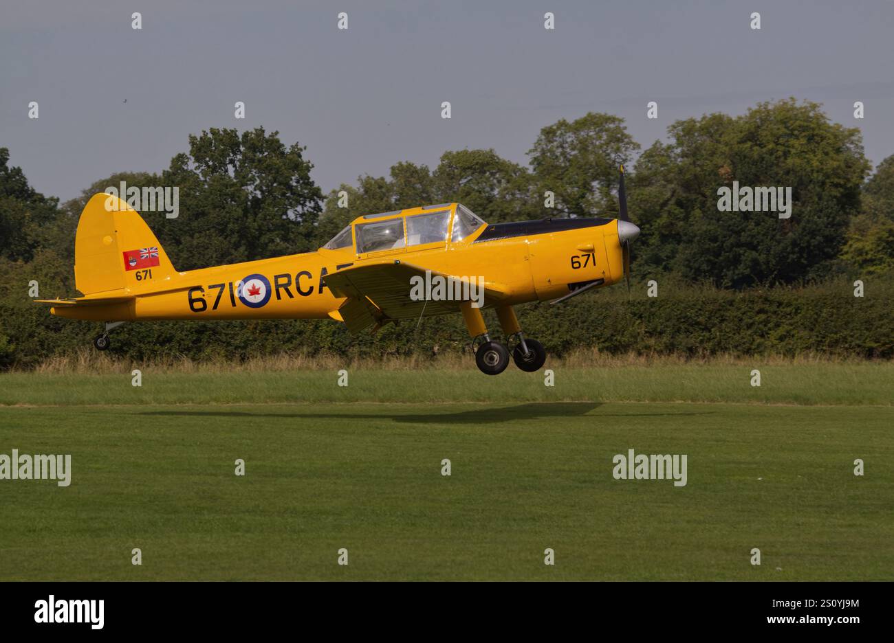 De Havilland, Canada, DHC-1, Chipmunk trainer aircraft, in flight Stock ...