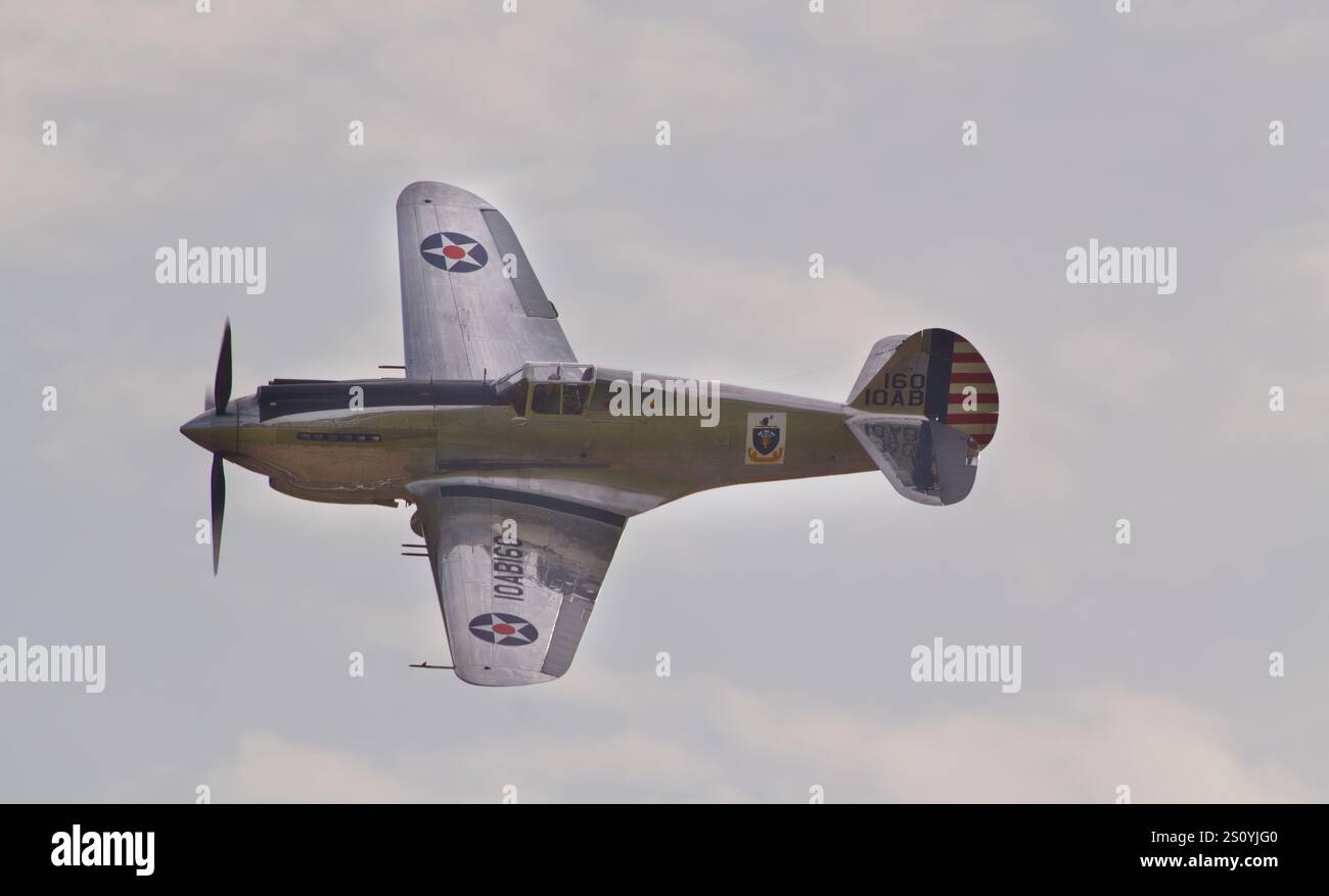 Curtiss P-40C, Tomahawk, fighter aircraft, in flight Stock Photo - Alamy