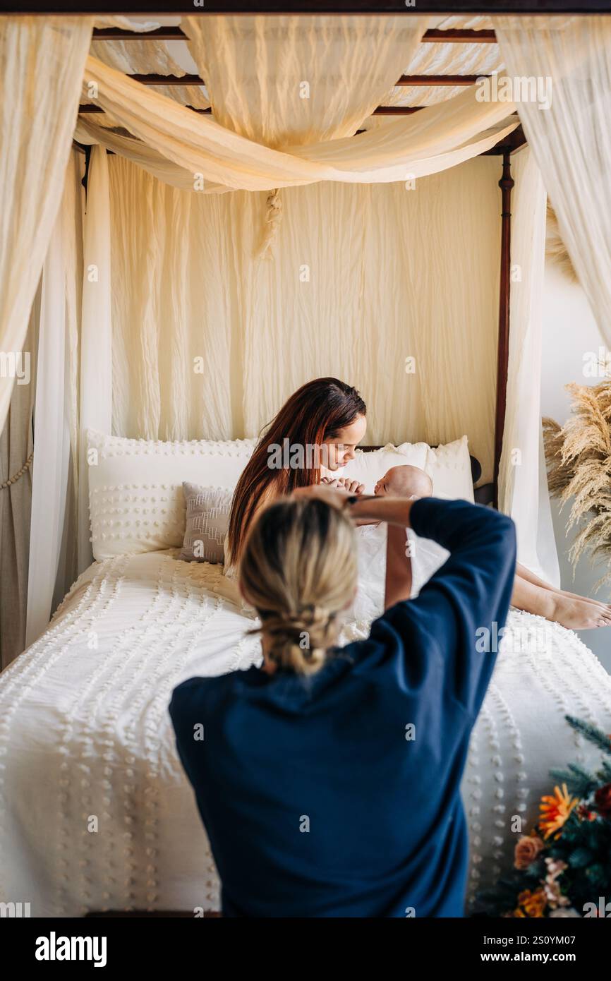 Moment motherhood hi-res stock photography and images - Alamy