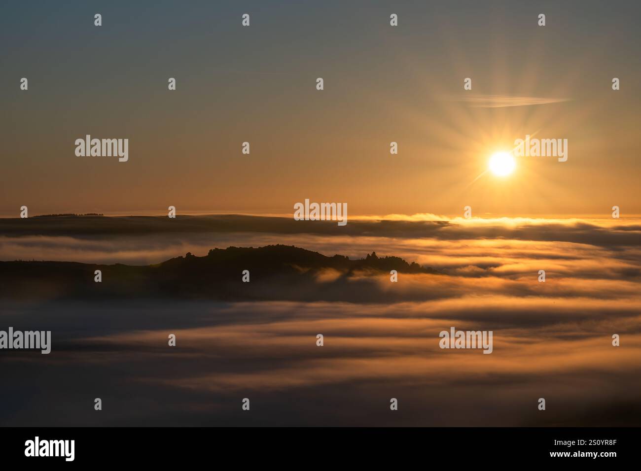 Sunrise temperature inversion roaches hi-res stock photography and ...