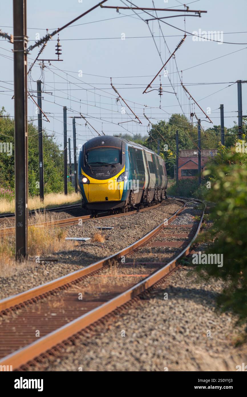 Avanti west coast Alstom tilting Pendolino train 390130 on the west ...