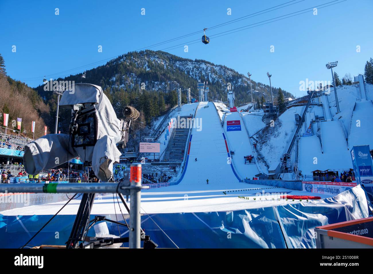 Oberstdorf, Germany. 28th Dec, 2024. TV camera at the 73. Four Hills ...