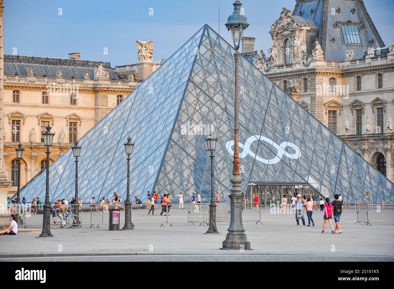 The Louvre in Paris: Summit of world art and history, the most ...