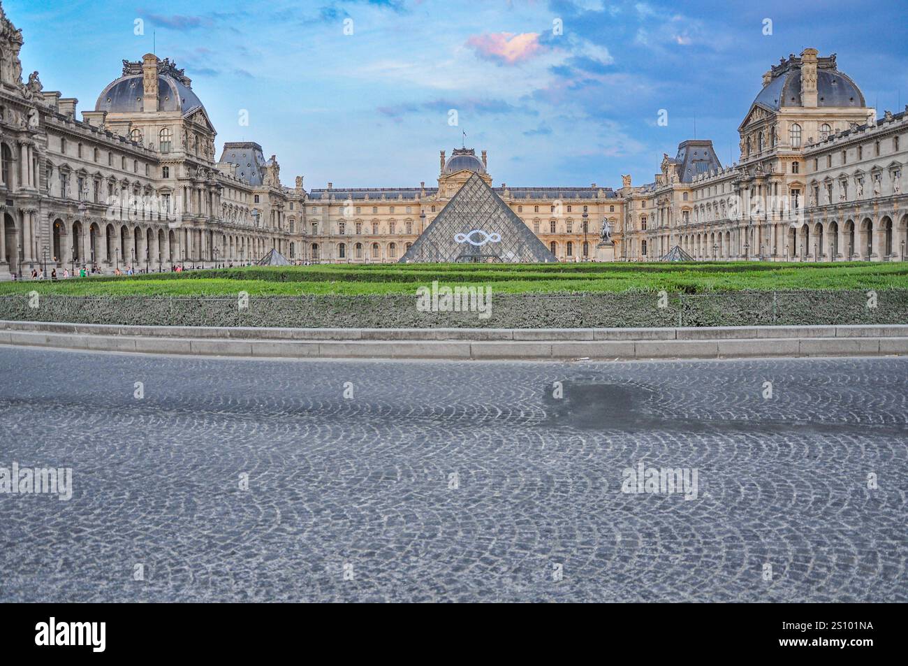 The Louvre in Paris: Summit of world art and history, the most ...