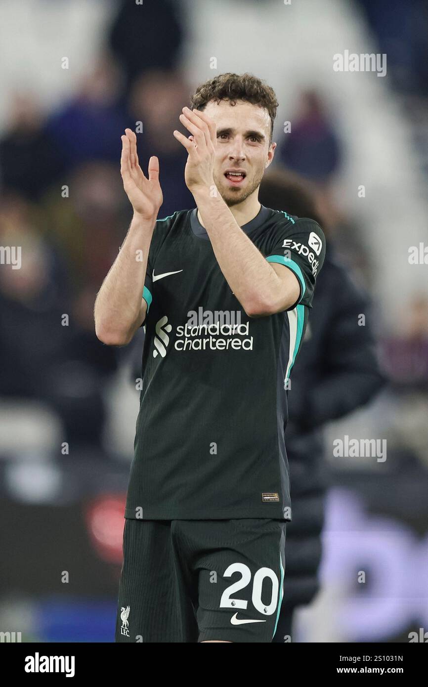 Diego Jota of Liverpool thanks the fans at full time during the Premier ...