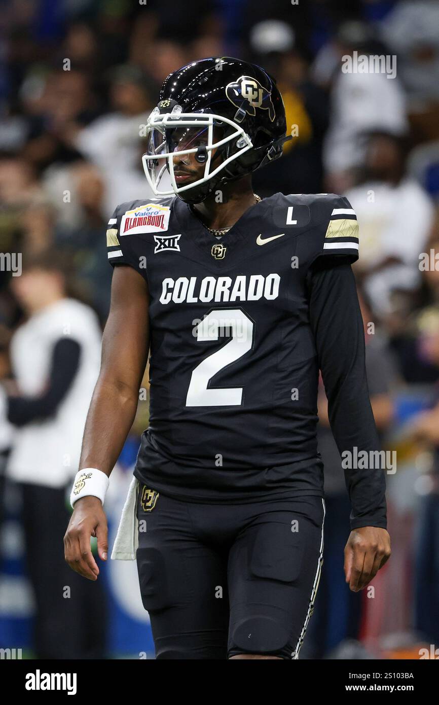 SAN ANTONIO, TX - DECEMBER 28: Colorado Buffaloes quarterback Shedeur ...