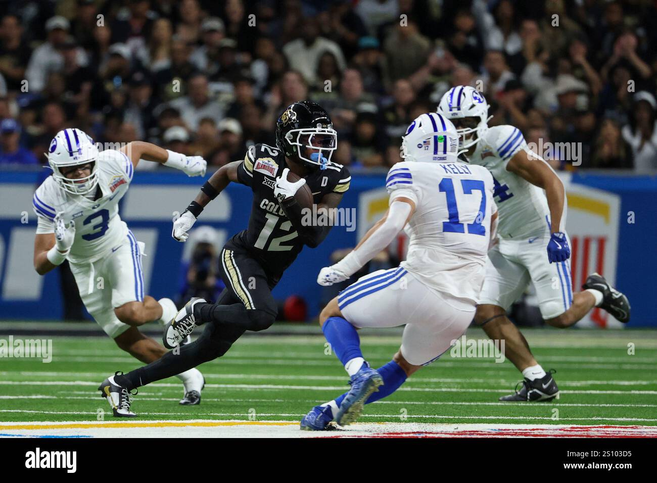 SAN ANTONIO, TX - DECEMBER 28: Colorado Buffaloes wide receiver Travis ...