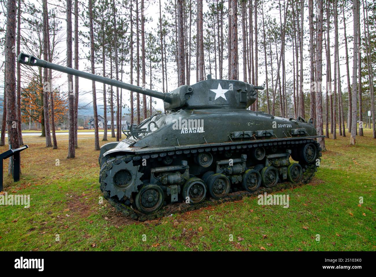 Sherman m4a1 76 w hi-res stock photography and images - Alamy