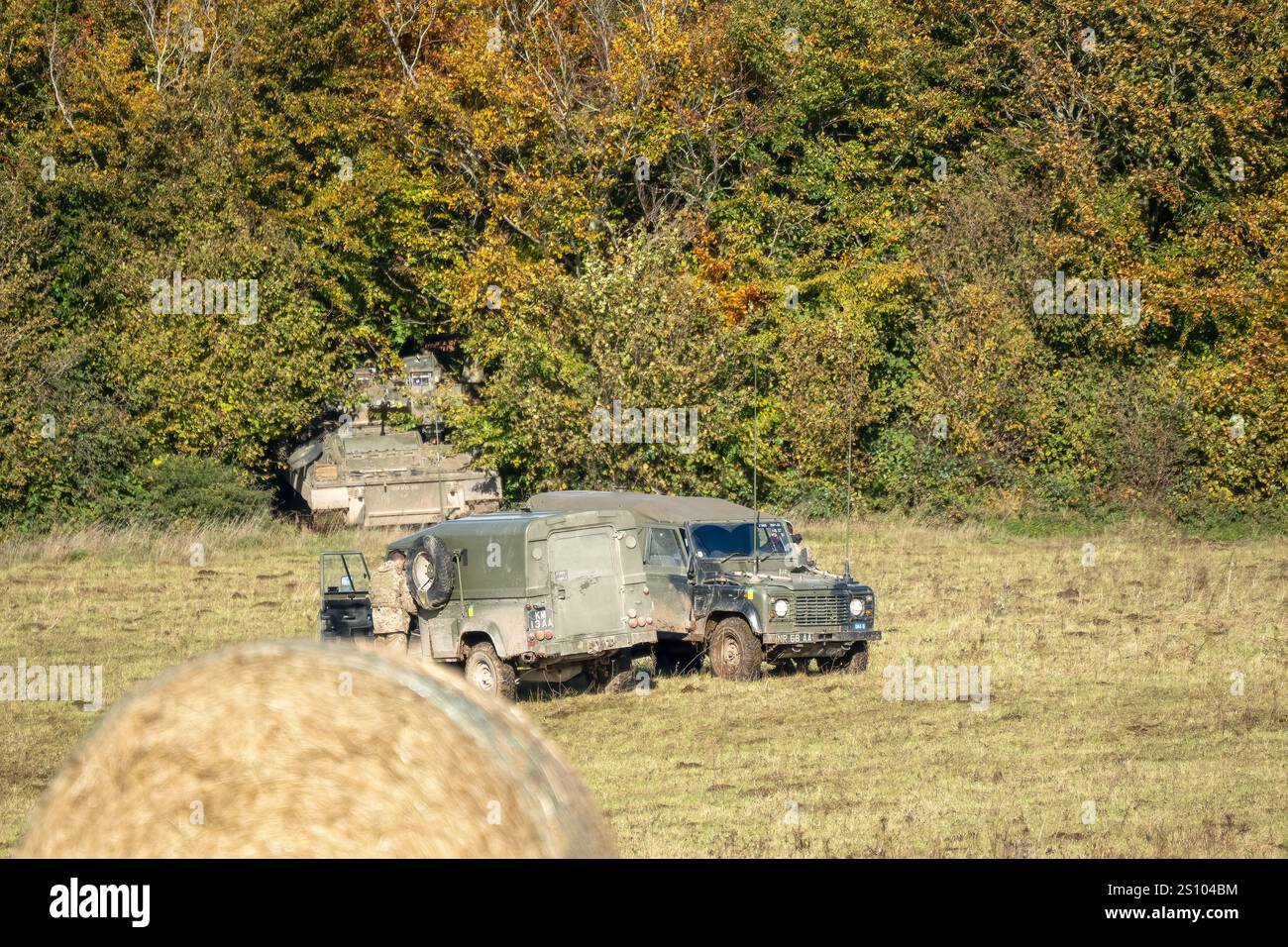 commander and gunner directing a British army Warrior FV510 IFV in ...