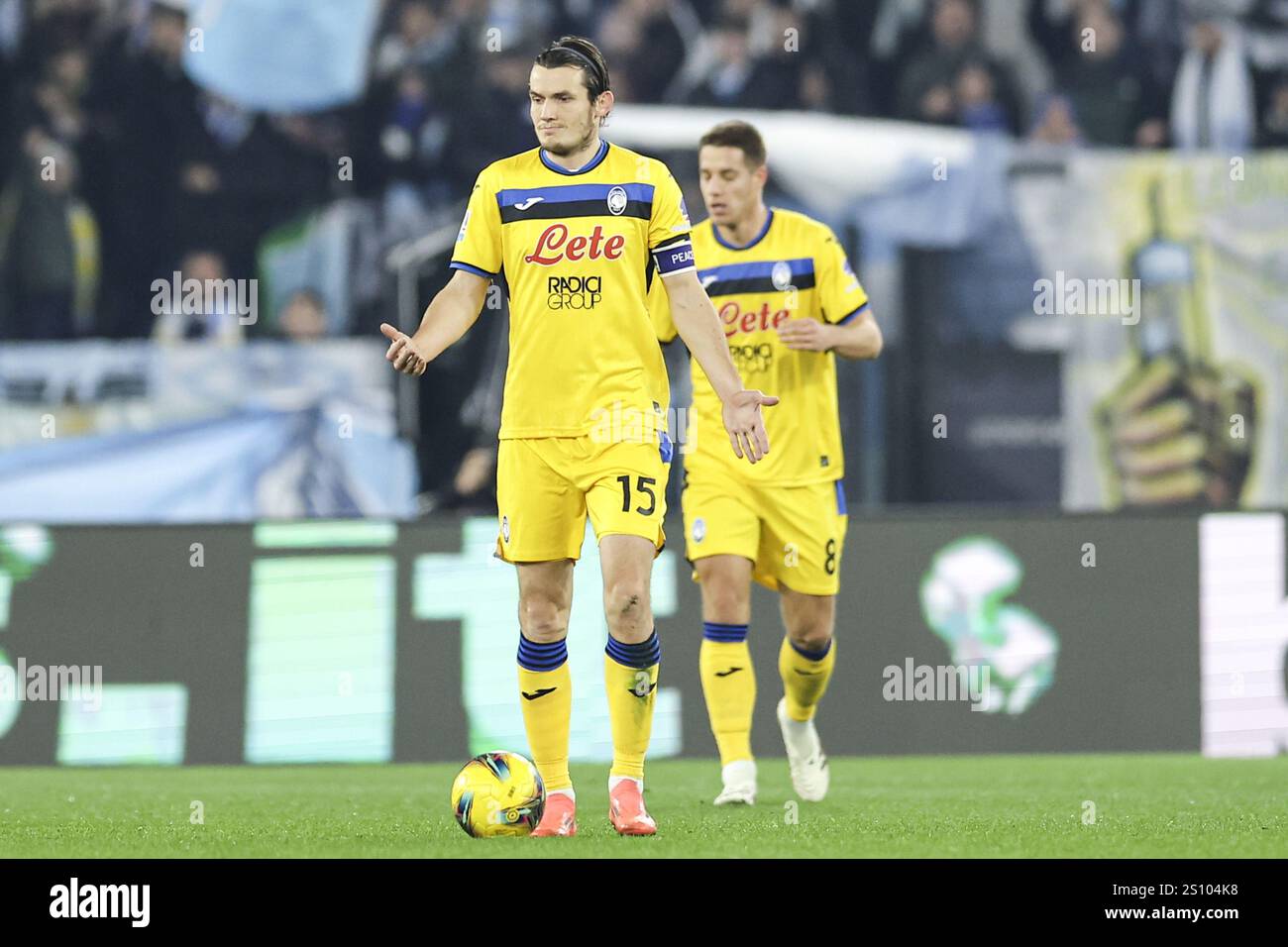 Rome, Italy. 28th Dec, 2024. Atalanta's Dutch midfielder Marten de Roon ...