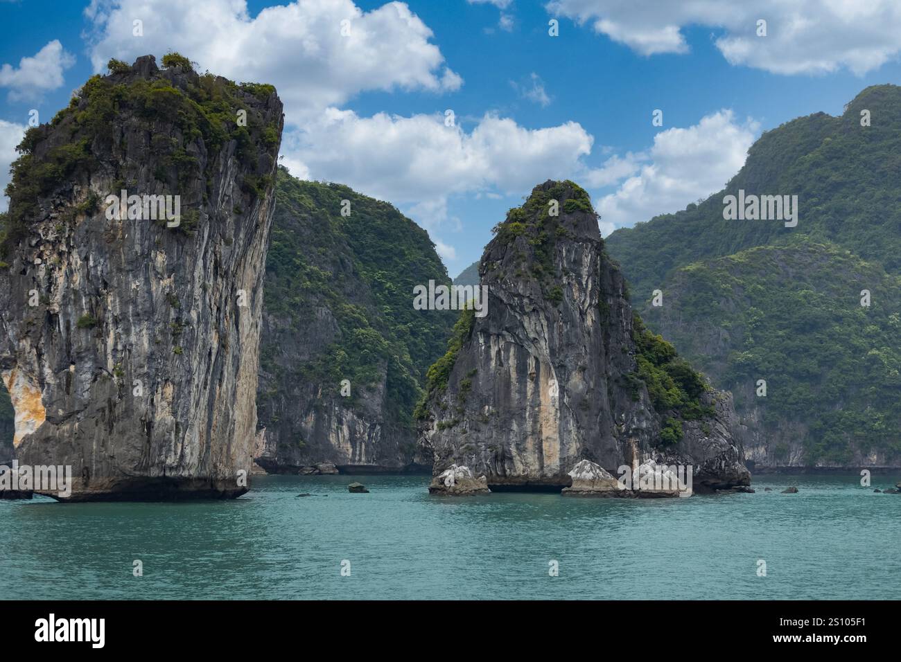 Beautiful landscape Lan Ha bay view from the Cat Ba Island. Lan Ha bay ...