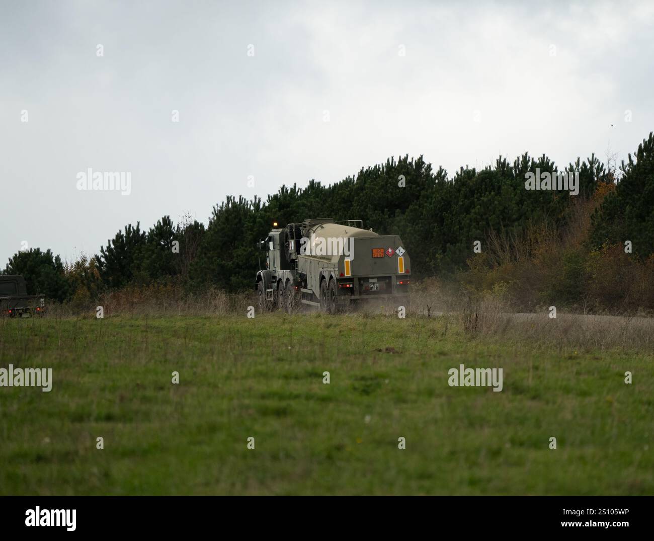 British army Oshkosh 6x6 wheeled tanker Logistic Support and Transport ...