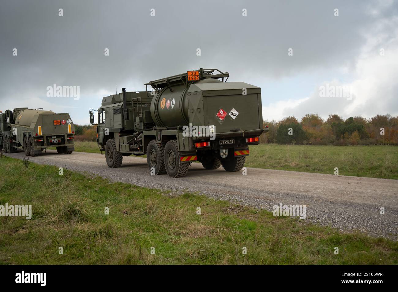British army Oshkosh 6x6 wheeled tanker Logistic Support and Transport ...