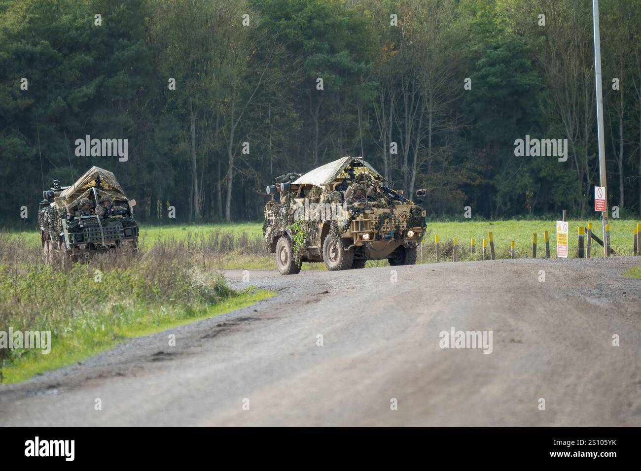British army Supacat Coyote (MWMIK) 6x6 & Jackal 4x4 rapid assault ...