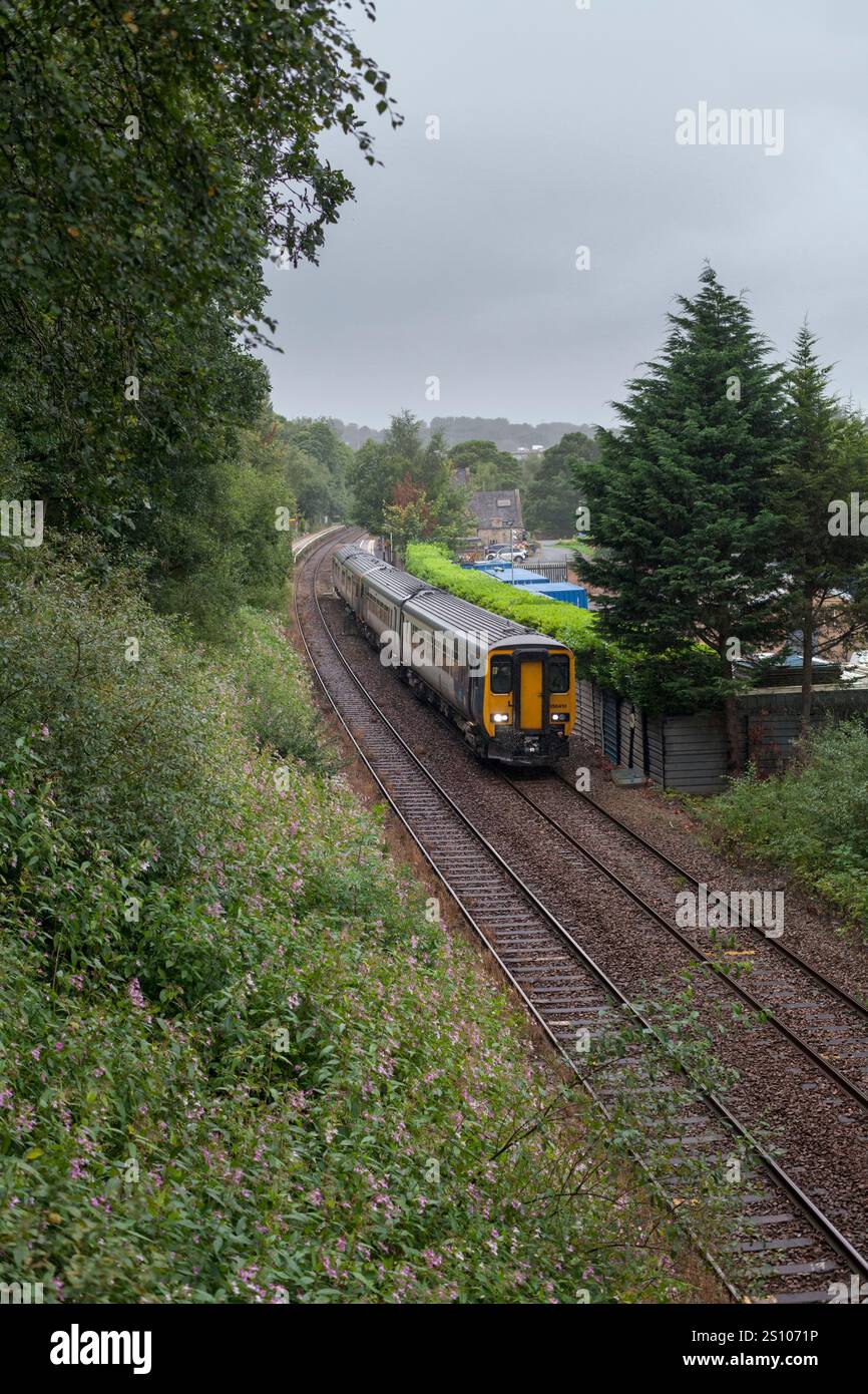 Northern Rail class 156 diesel sprinter train 156410 departing from ...
