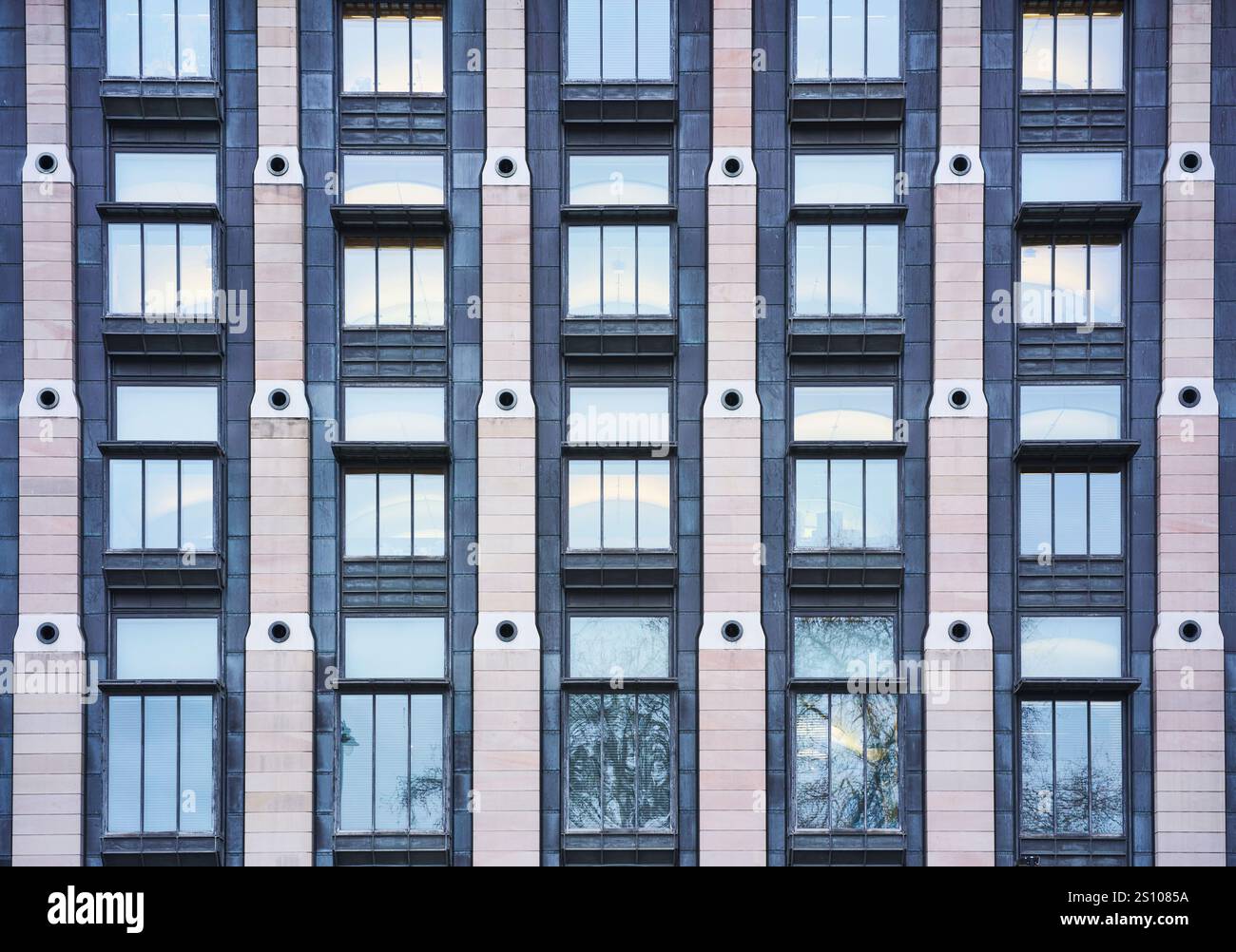 Portcullis House, offices and meeting rooms for mp's, House of Commons ...