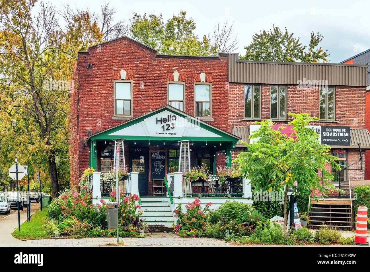 Restaurant local village hi-res stock photography and images - Alamy