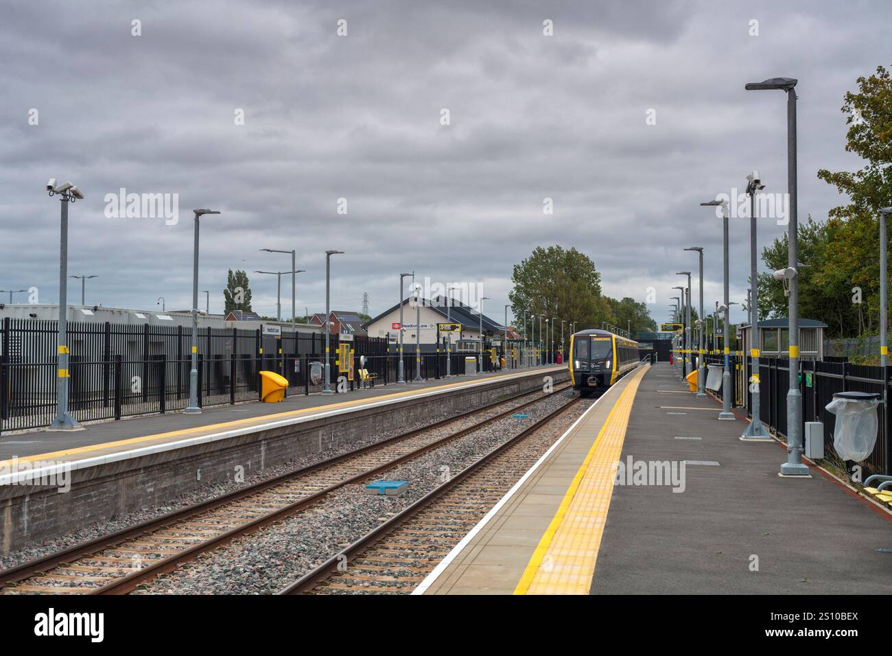 Merseyrail class 777 battery electric multiple unit 777142 at Headbolt ...