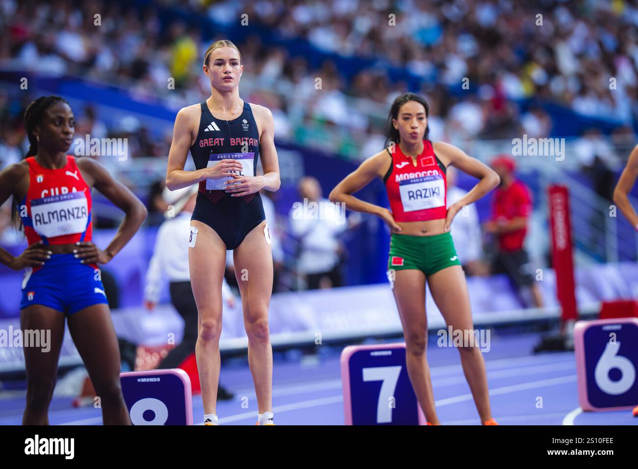 Phoebe Gill participating in the 800 meters at the Paris 2024 Olympic ...