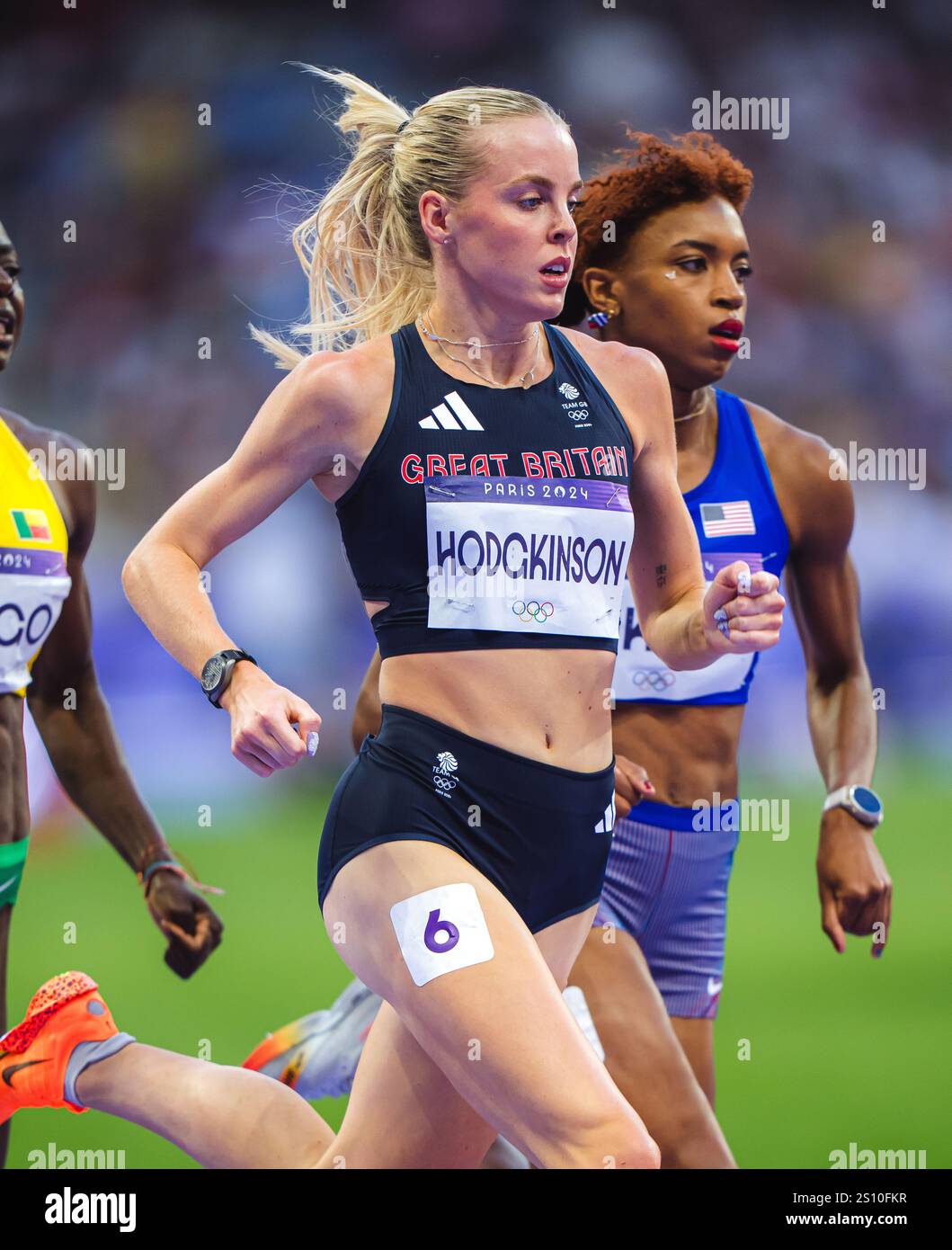 Keely Hodgkinson participating in the 800 meters at the Paris 2024 ...