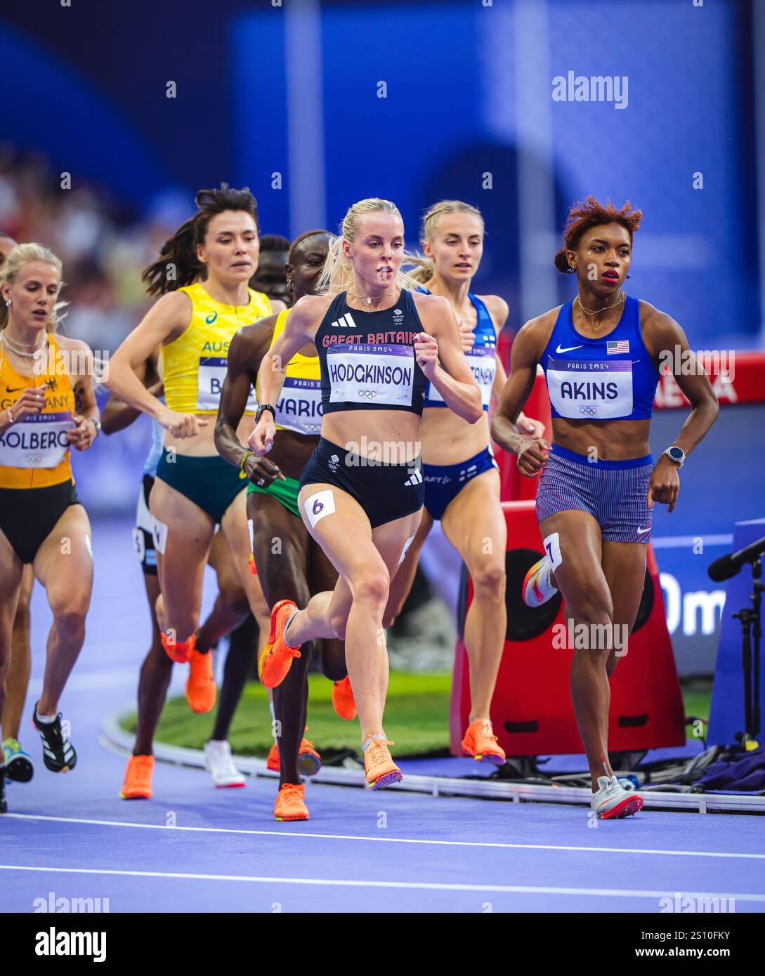 Keely Hodgkinson participating in the 800 meters at the Paris 2024 ...