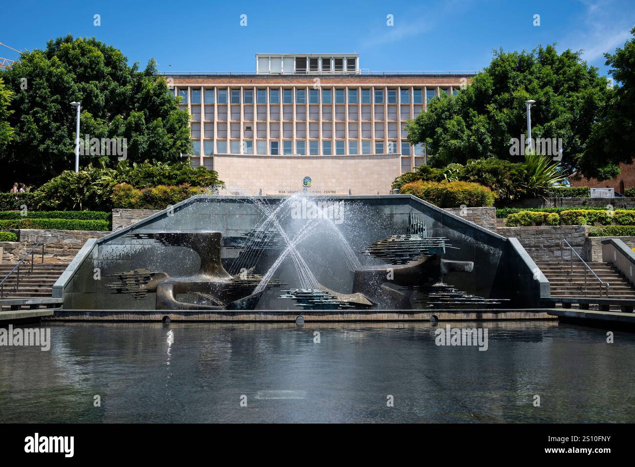 Civic Park with the Captain James Cook Memorial Fountain and War ...