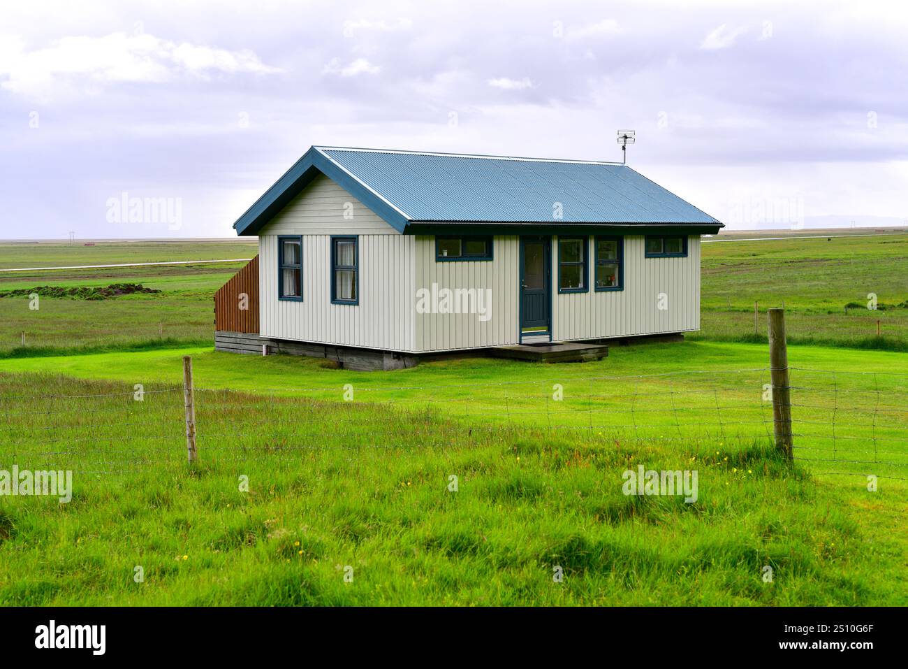 Vacational cabin hi-res stock photography and images - Alamy