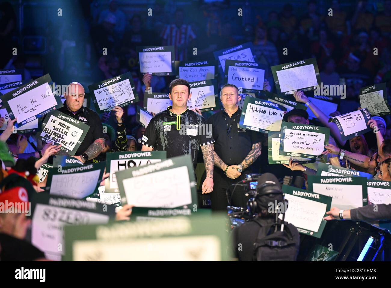 Alexandra Palace, London, UK. 30th Dec, 2024. 2024/25 PDC Paddy Power ...