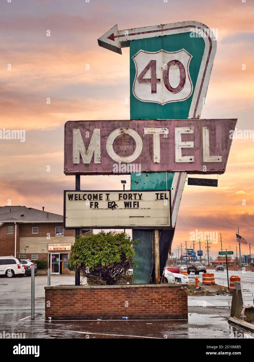 the Rt 40 (Broad St) Motel sign in Columbus Ohio USA 2024 Stock Photo ...
