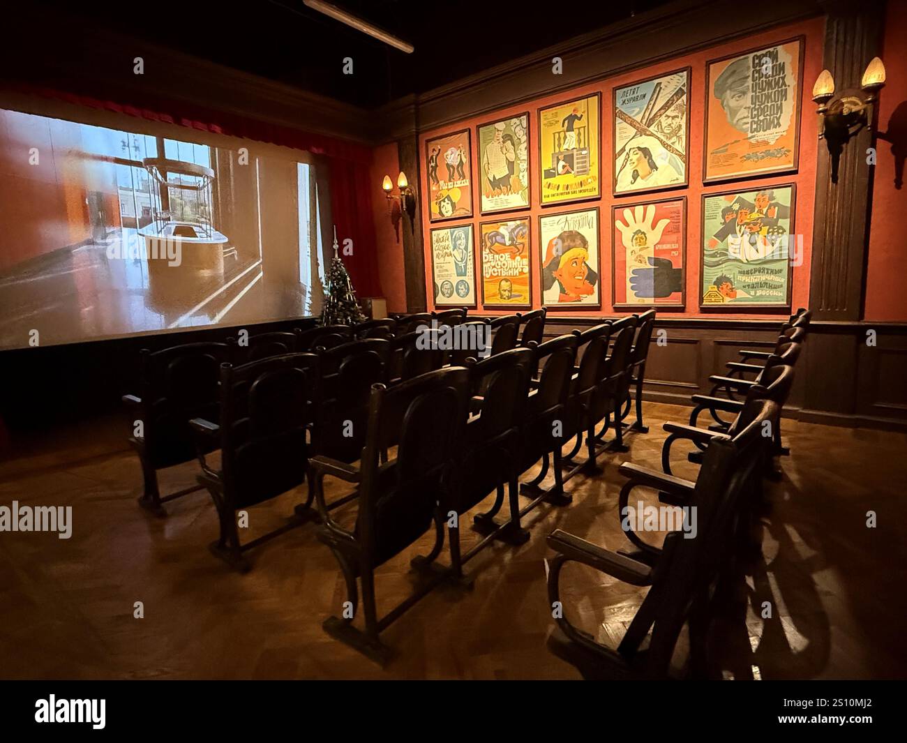 Moskau, Russia. 20th Dec, 2024. A reconstructed cinema hall in the ...