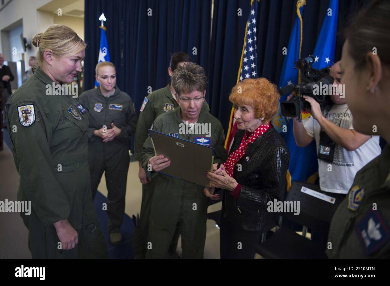 Kc 135 aircrew hi-res stock photography and images - Alamy