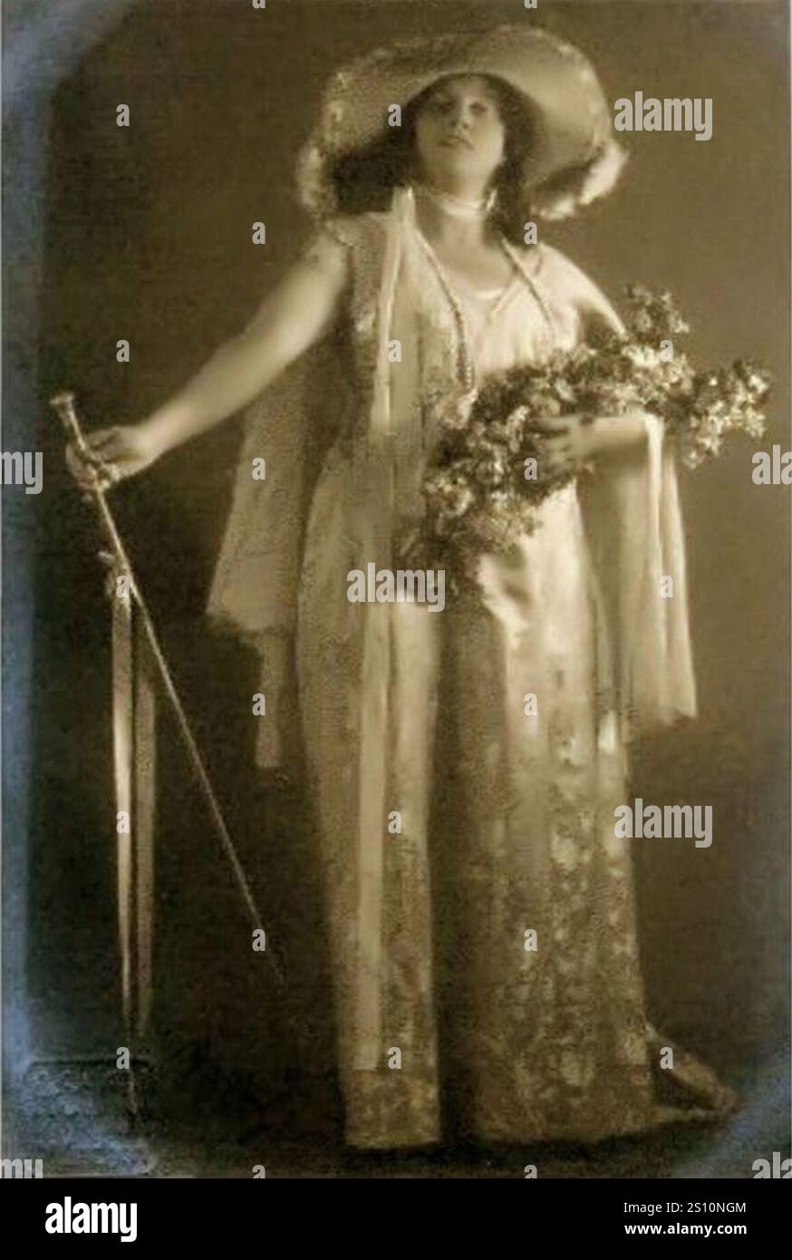 Elisabeth Ohms als Tosca 1923 Stock Photo - Alamy