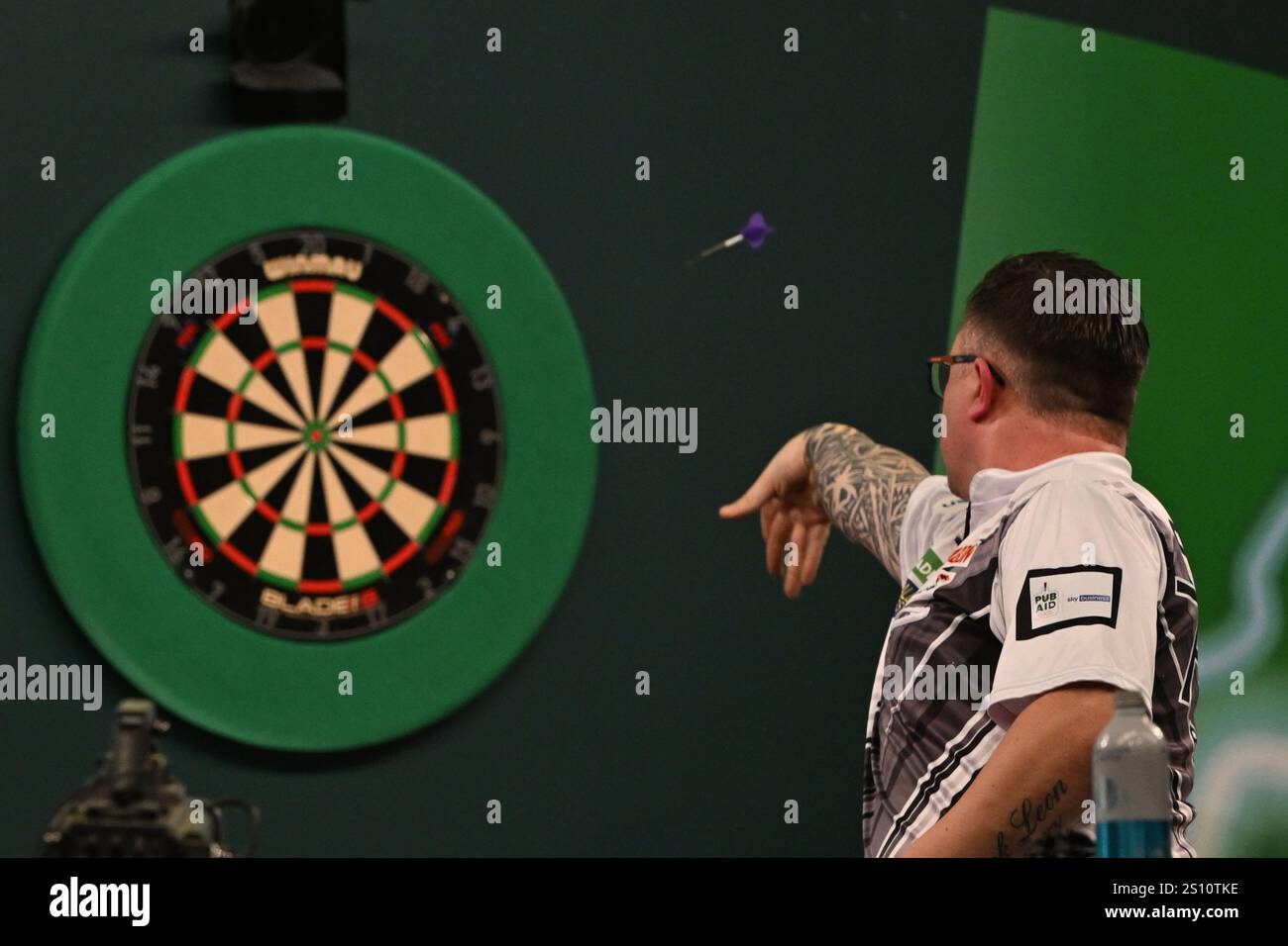 Alexandra Palace, London, UK. 30th Dec, 2024. 2024/25 PDC Paddy Power ...