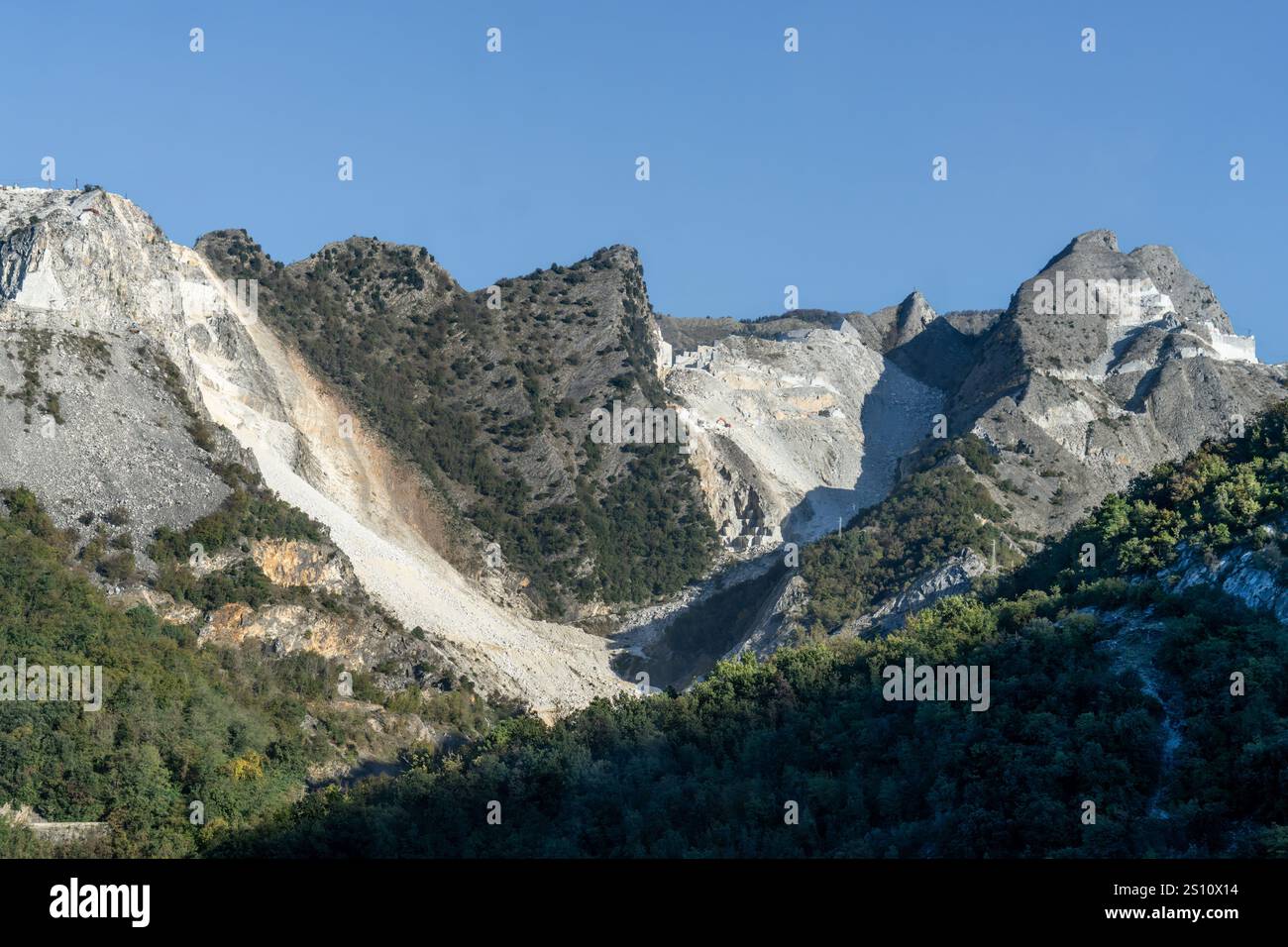 A view of the marble quarries of the Fantiscitti Basin near Carrara ...