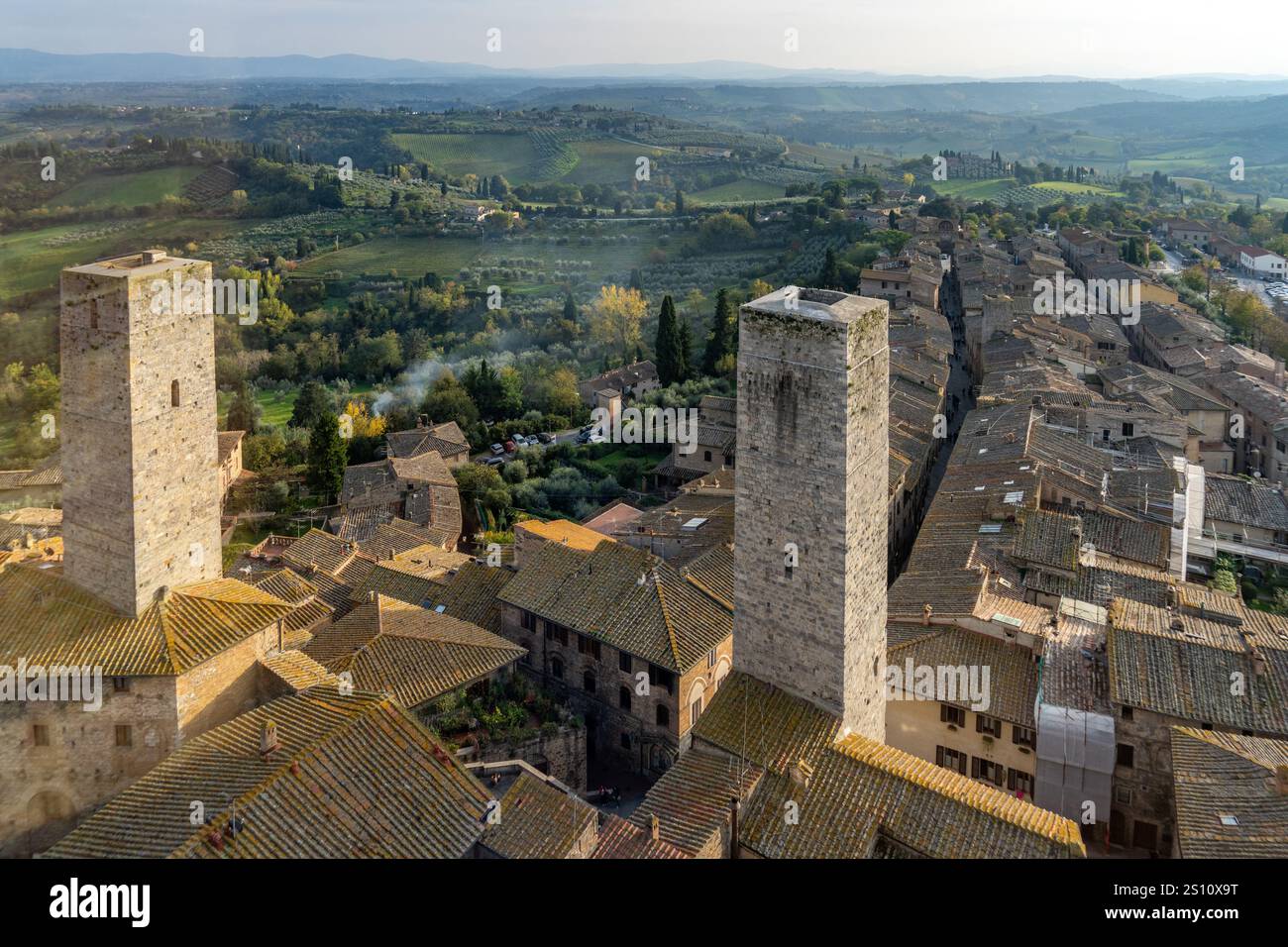 Torre de Becci & Torre dei Cugnanesi in the medieval walled city of San ...